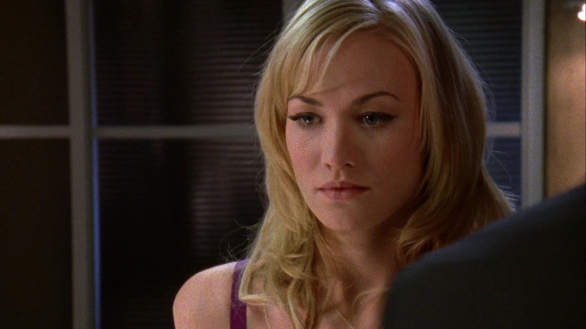 2x16 - Chuck Versus the Lethal Weapon - 0332 - Yvonne Strahovski Online | Photo Gallery