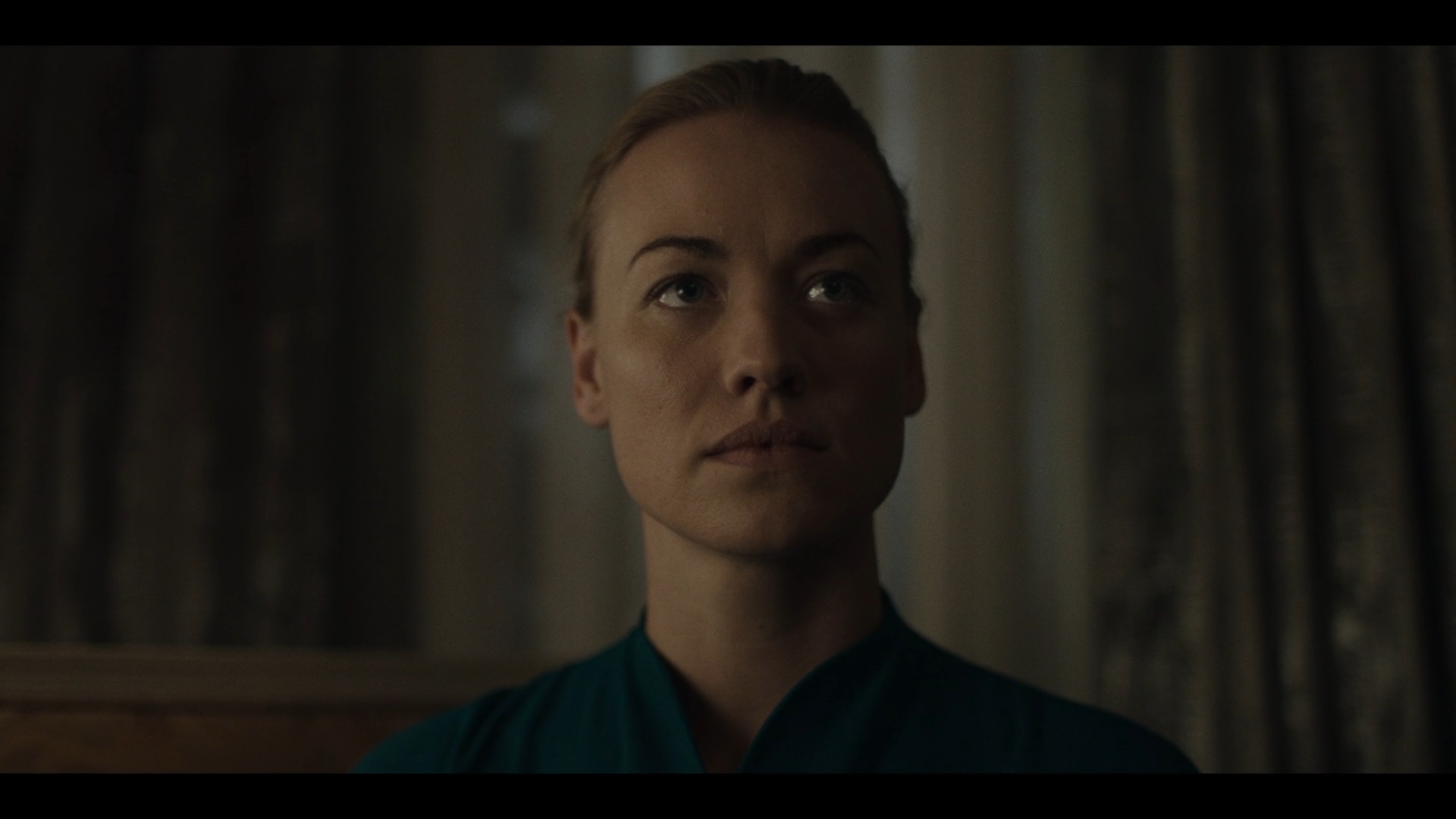1x01 - Offred - TheHandmaidsTale 1x01 Offred 0080 - Yvonne Strahovski ...